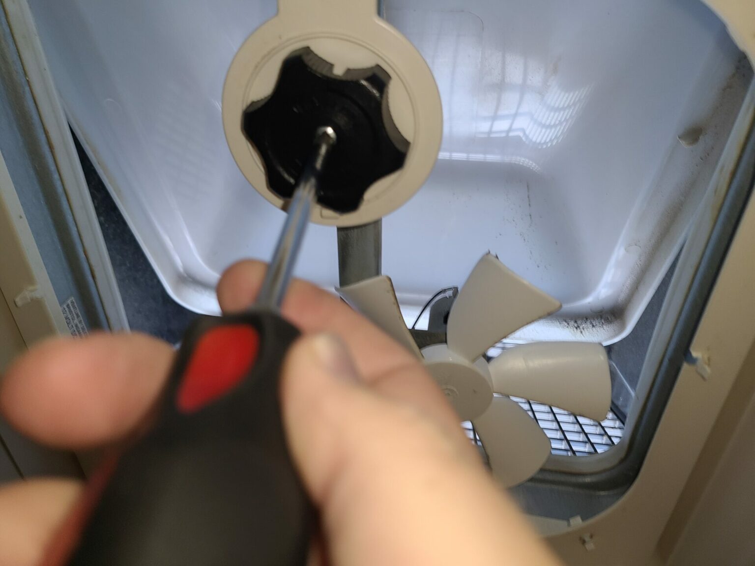 RV Vent Fan Replacement – Heng’s Vortex II Review & Installation Guide