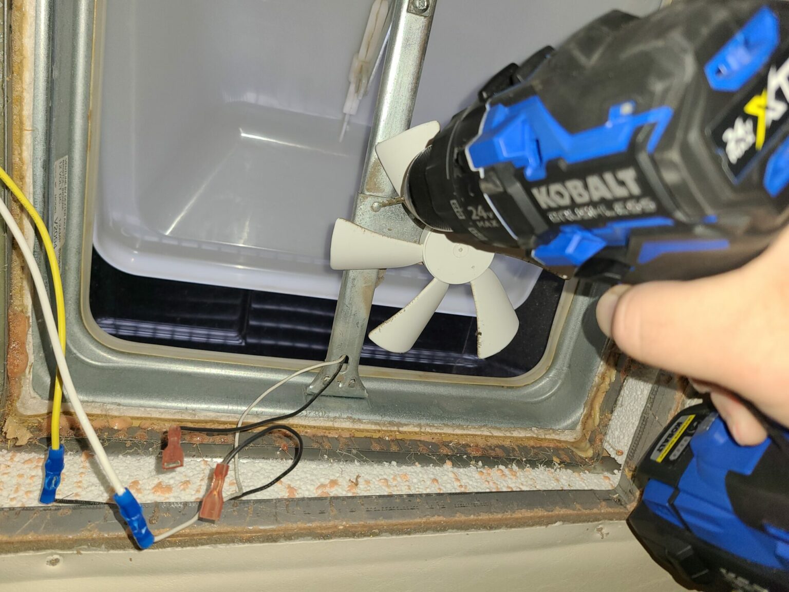 RV Vent Fan Replacement – Heng’s Vortex II Review & Installation Guide